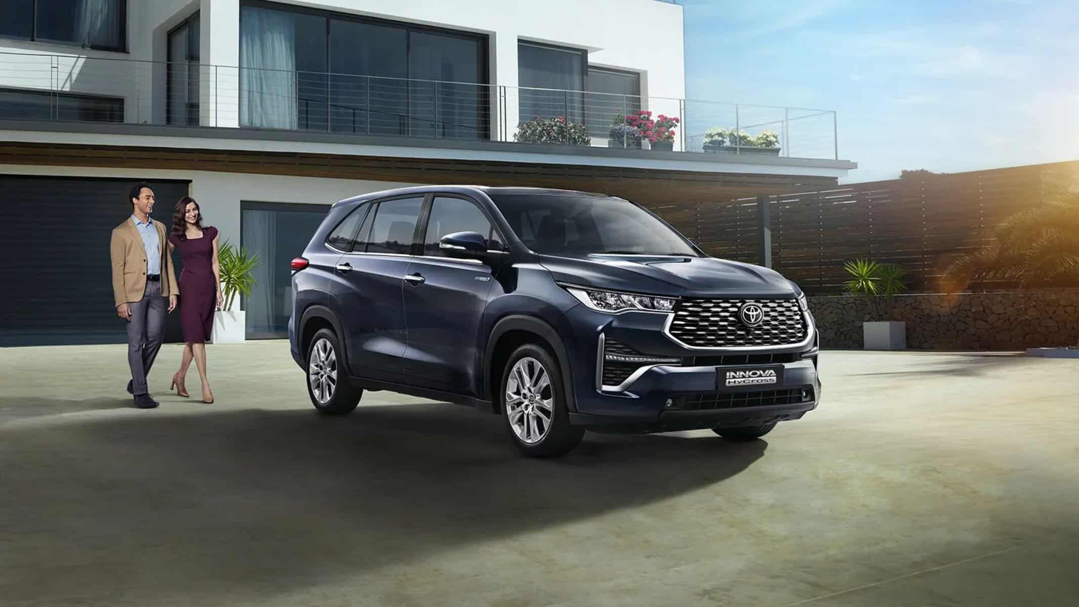 Toyota Reintroduces Innova Hycross ZX and ZX(O) Variants With 1% Price ...