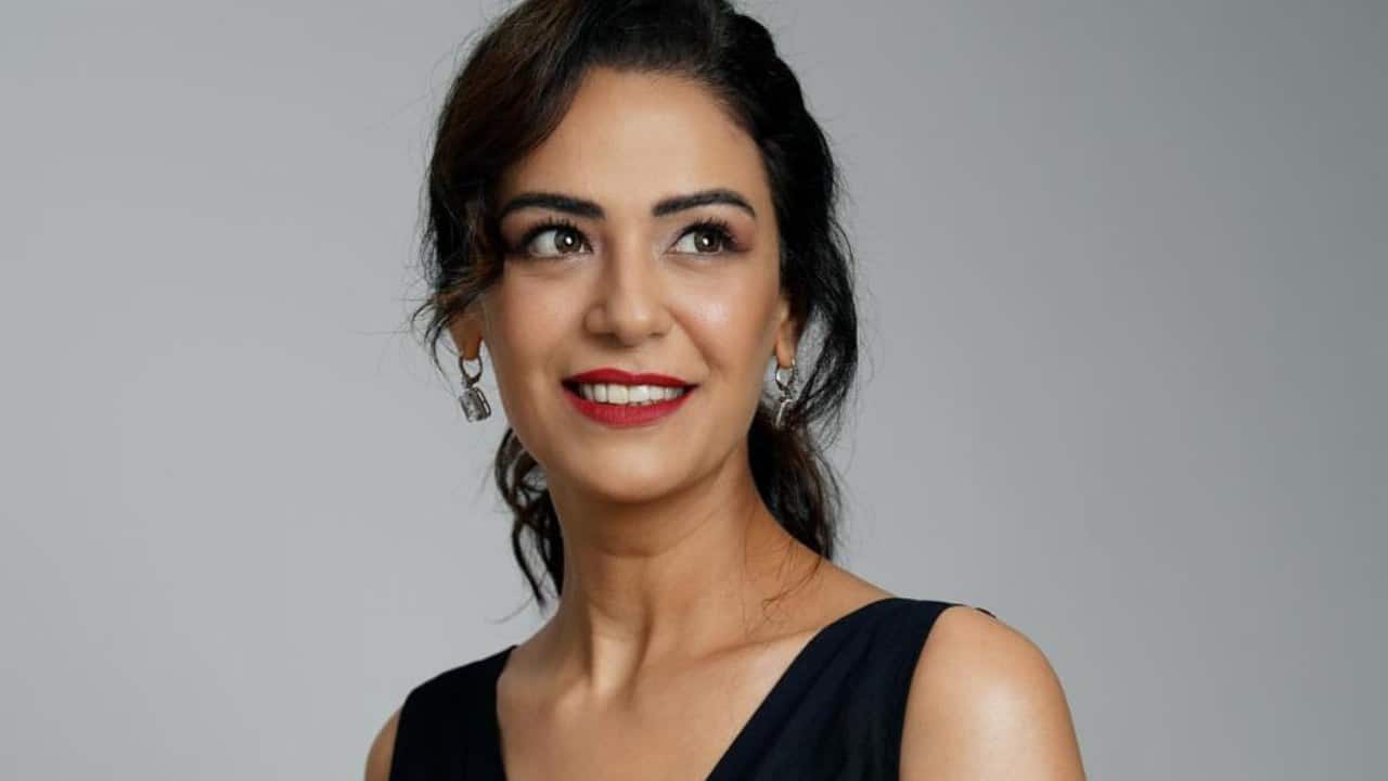 Beyond Jassi: Fascinating Facts About Mona Singh You Didn’t Know - The Indian Wire